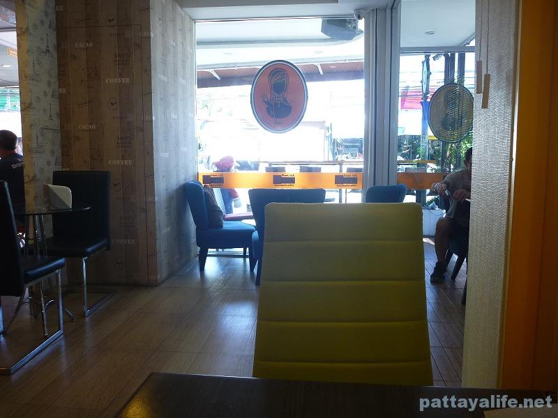 （店名変更）サードロードのオシャレかつ気軽なカフェ、Leela Coffee&Restaurant - パタヤ千夜一夜