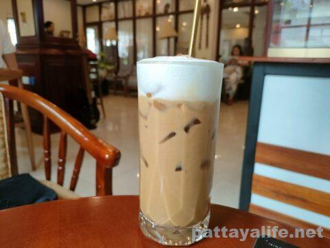 ビエンチャンのおすすめカフェのSili Cafeでおいしい豚丼とコーヒーを - パタヤ千夜一夜