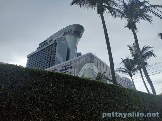 ナックルアの新ショッピングモール AGAIN PATTAYA - パタヤ千夜一夜